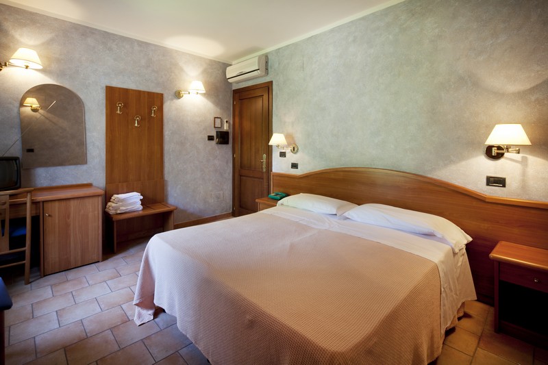 Hotel Bellavista Assisi, Piscina | Vista panoramica | Camere